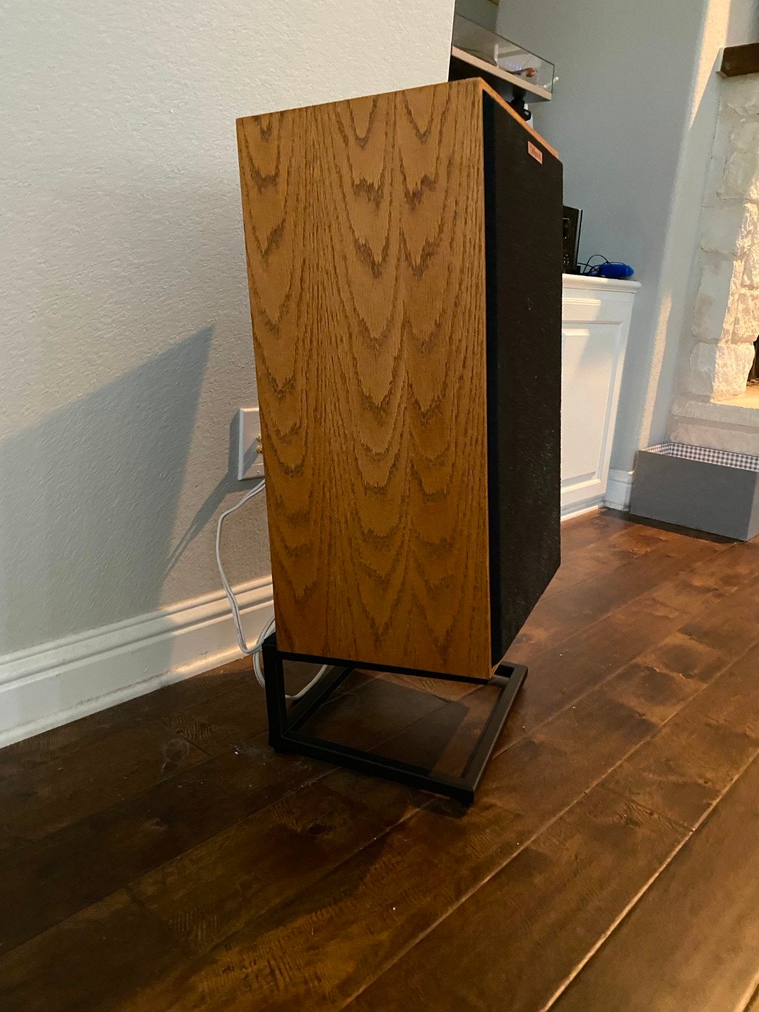 Customer Reviews: JBL JS120 Stands for L100 Classic speakers at Crutchfield