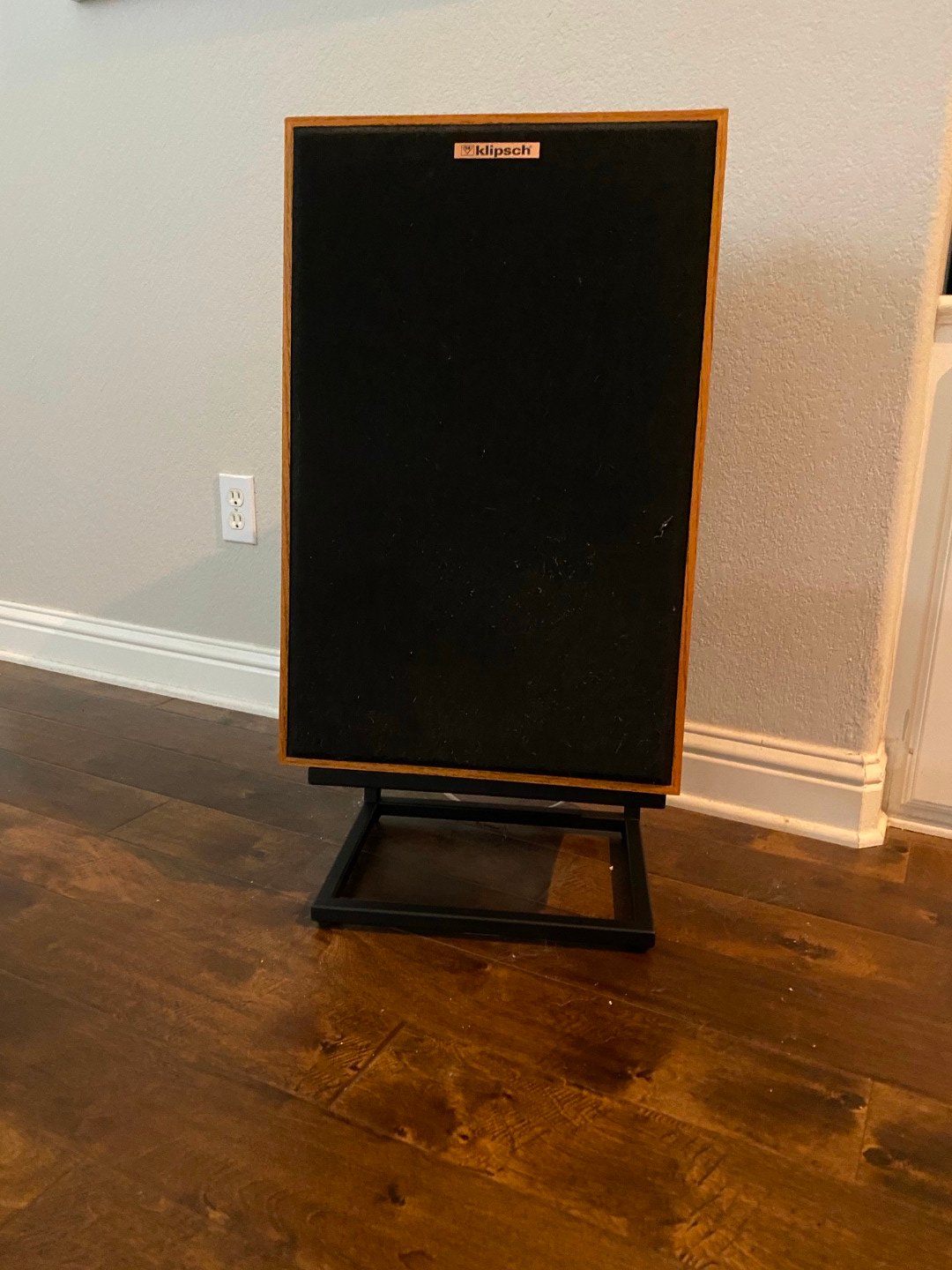 Customer Reviews: JBL JS120 Stands for L100 Classic speakers at Crutchfield