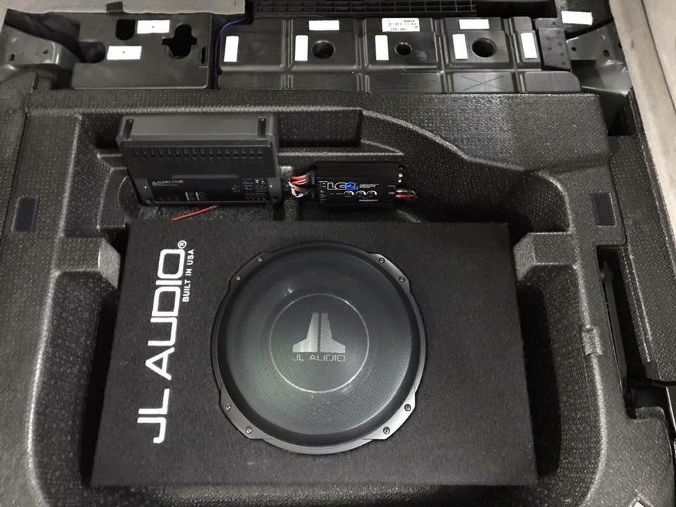 Customer Reviews: JL Audio CS112LG-TW3 Sealed PowerWedge™ enclosure ...