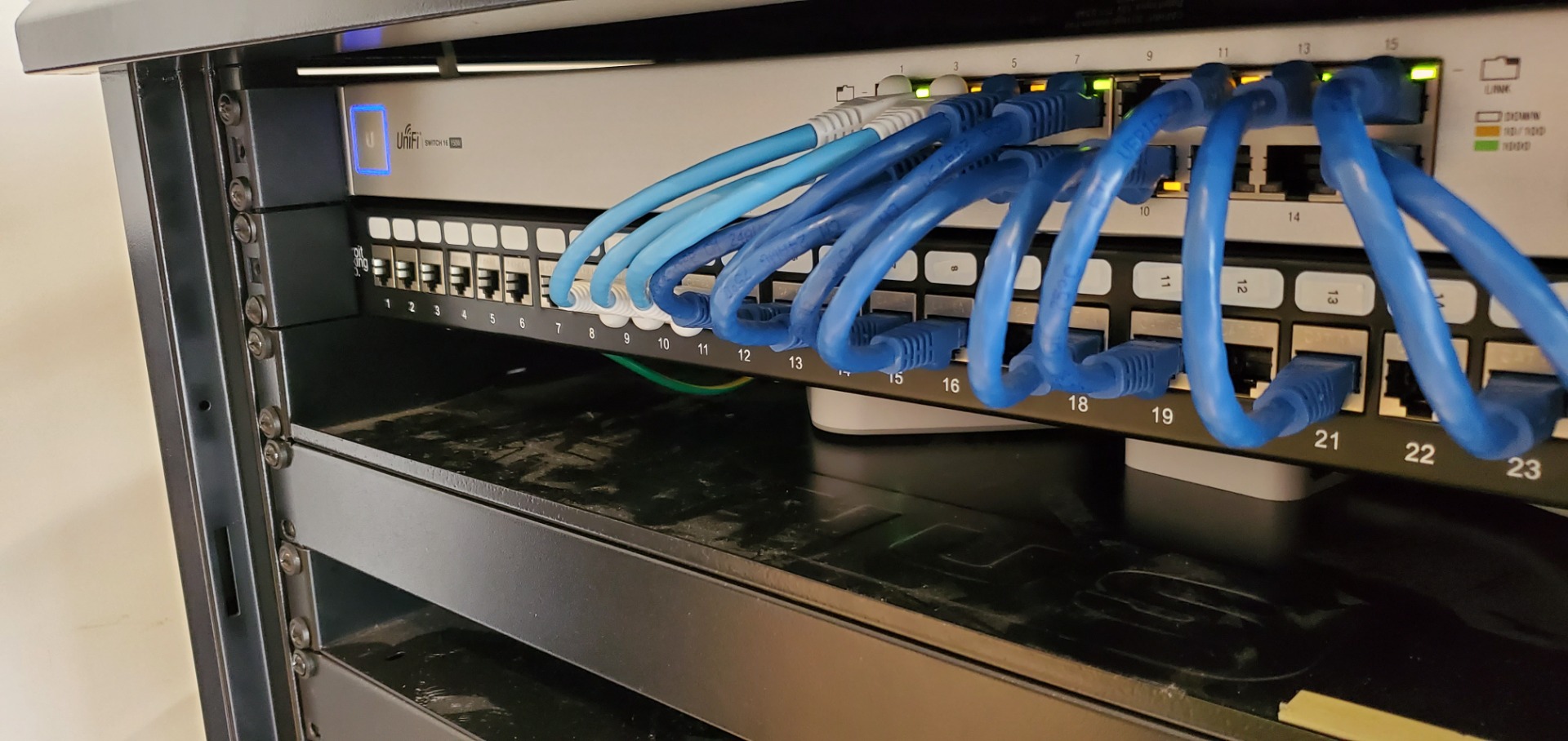 Customer Reviews: Sanus CFR2127 55"-tall steel component rack with ...