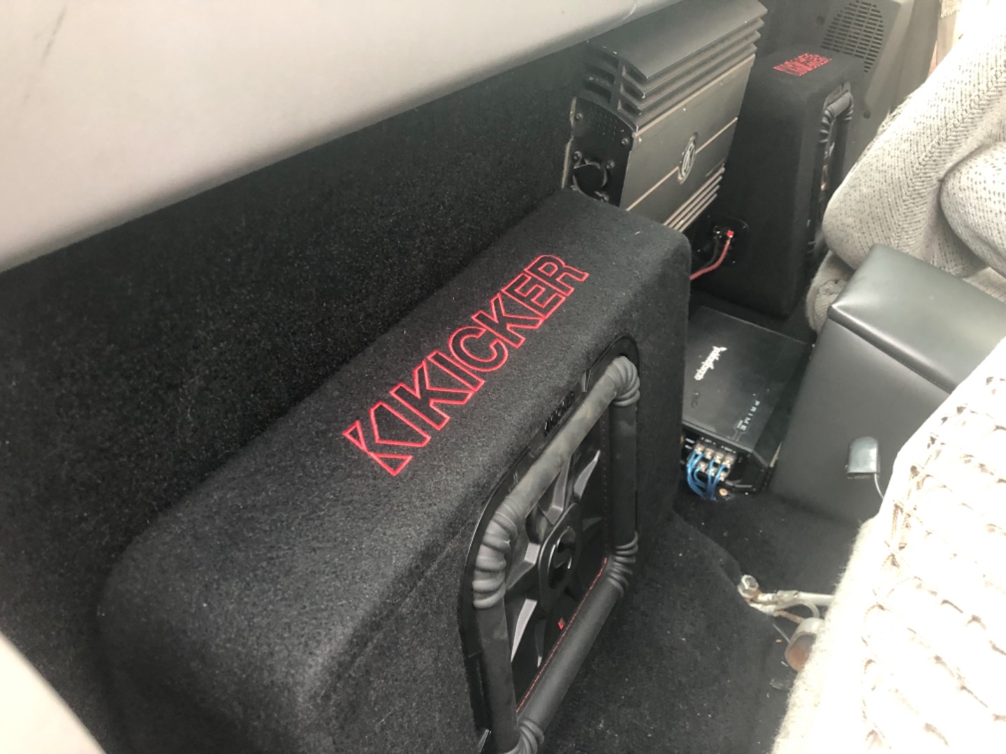 Customer Reviews: Kicker 46TL7T102 Sealed 2-ohm enclosure with single ...