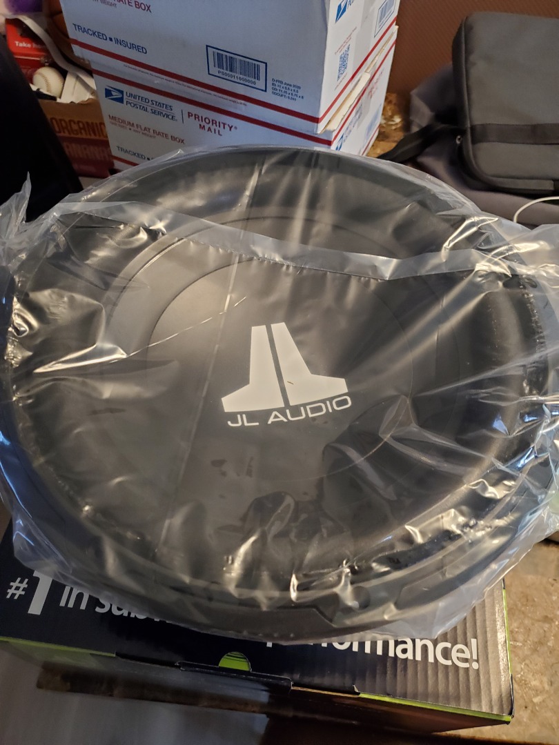 Customer Reviews: JL Audio 12W0v3-4 W0v3 Series 12" 4-ohm subwoofer at ...