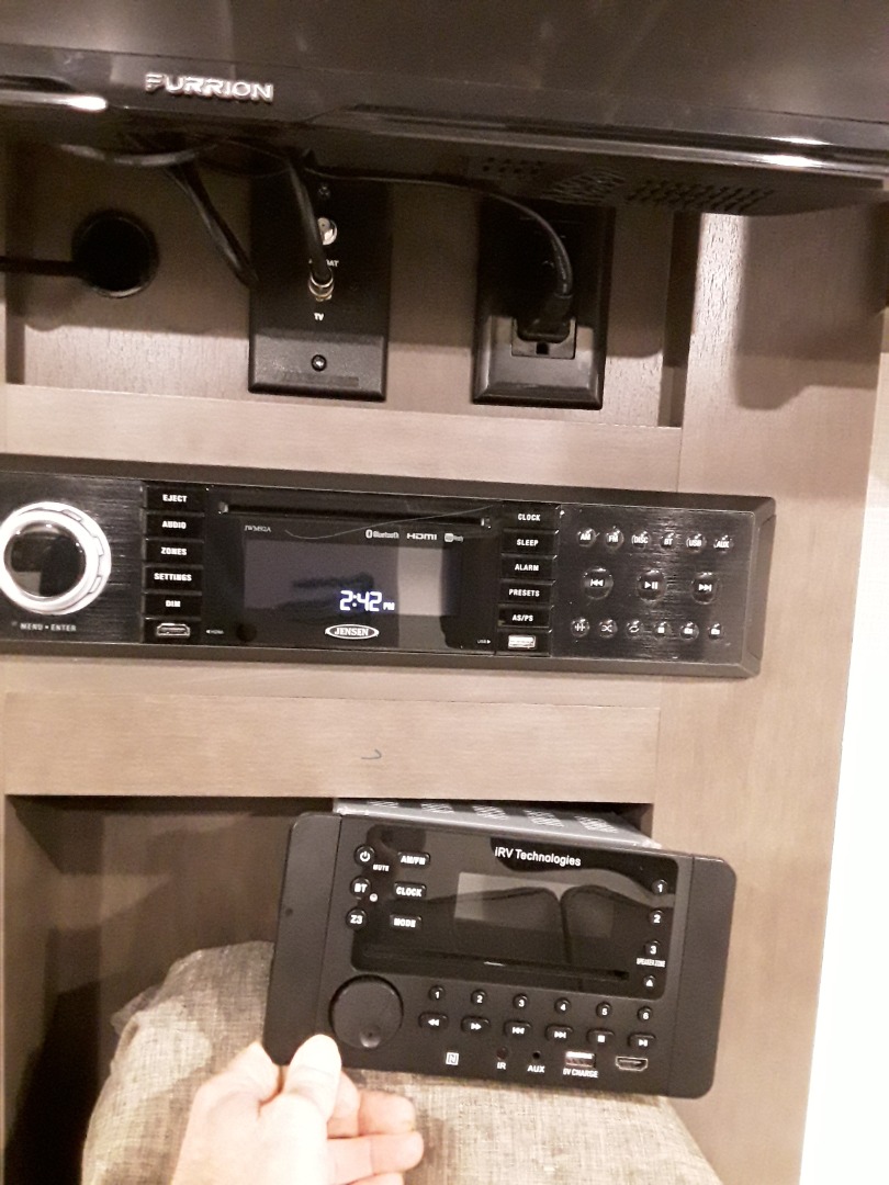 Customer Reviews: Jensen JWM92A RV multi-zone entertainment system with ...
