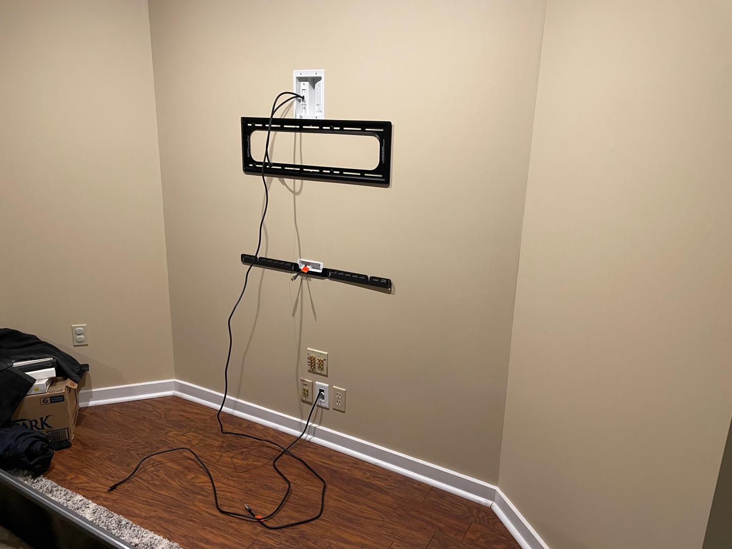 Customer Reviews: Sanus WSIWPSB1-W1 In-Wall Power Kit Hide power and ...