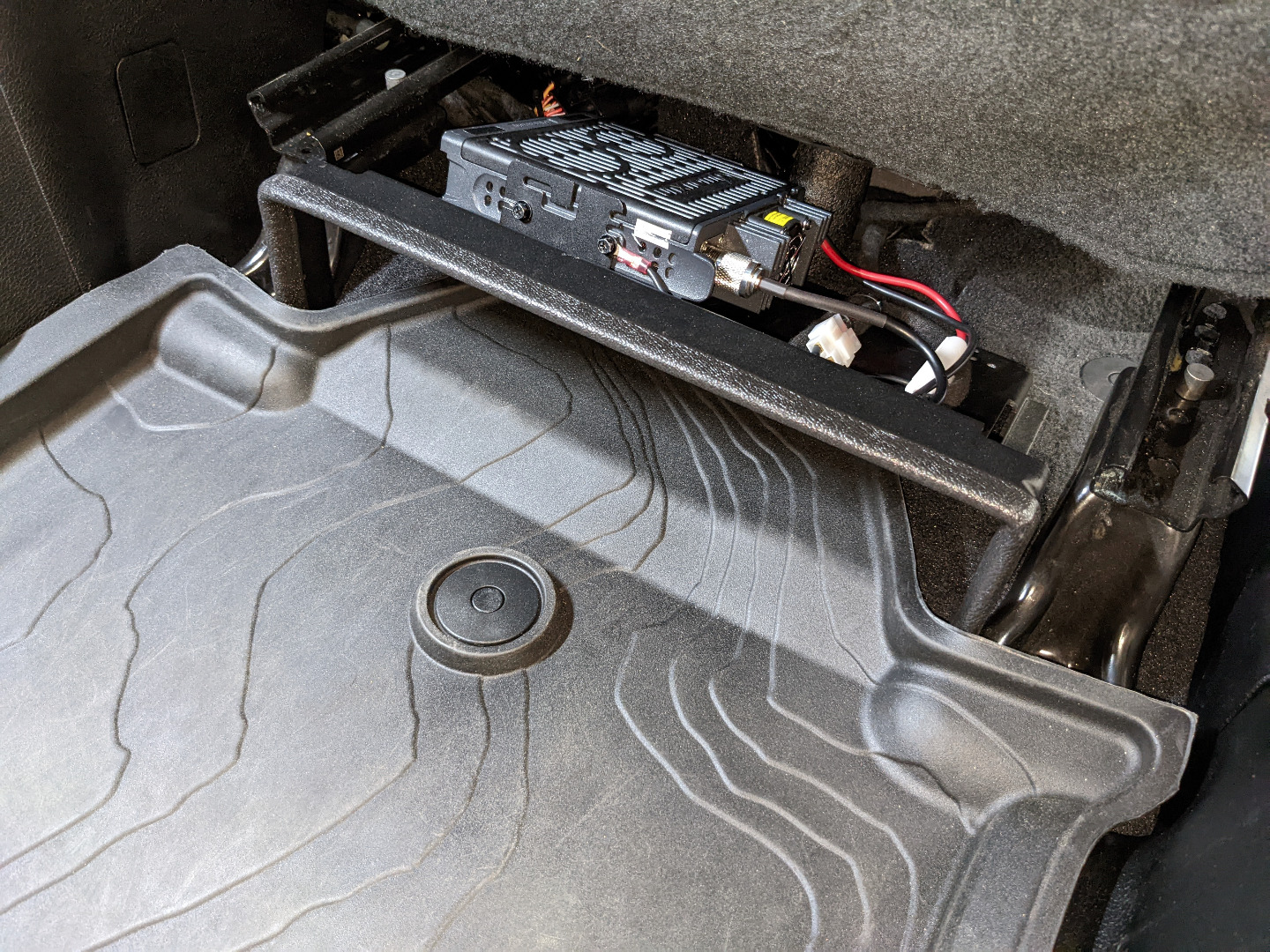 Customer Reviews: JL Audio SBA-J-JLU-UAR Jeep-specific amplifier rack ...