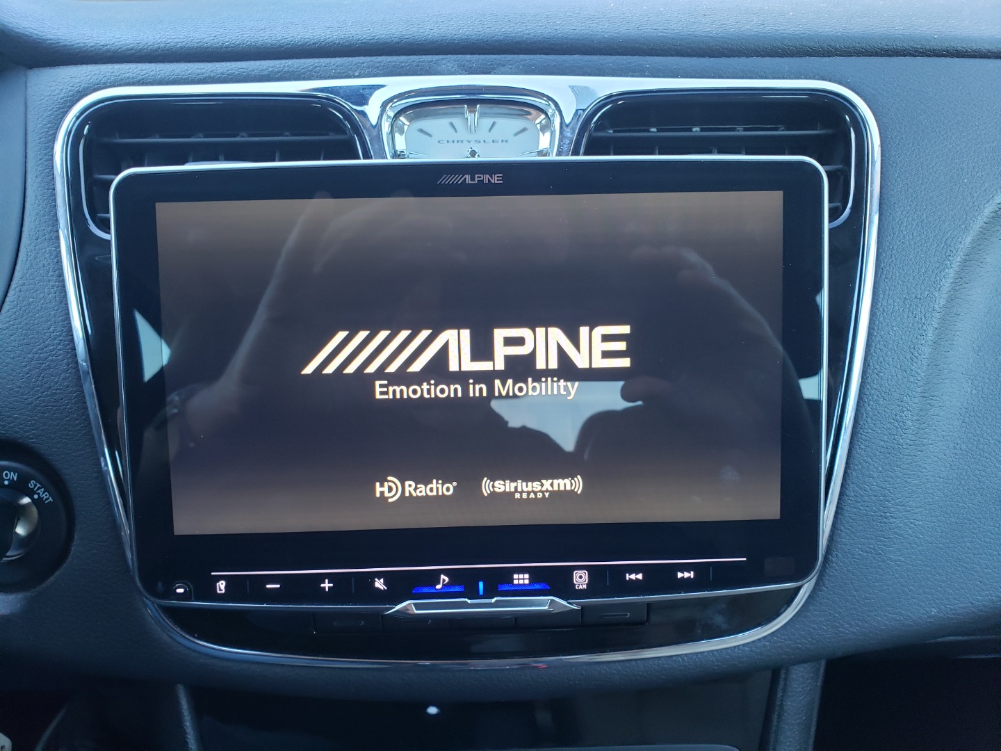 Customer Reviews: Alpine Halo9 iLX-F509 Digital multimedia receiver — a ...