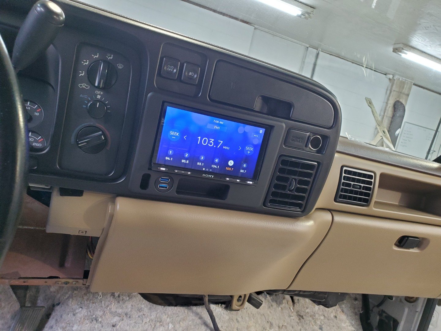 Customer Reviews: Metra 95-6555B Dash Kit (Matte Black) Install select double-DIN (4" tall ...