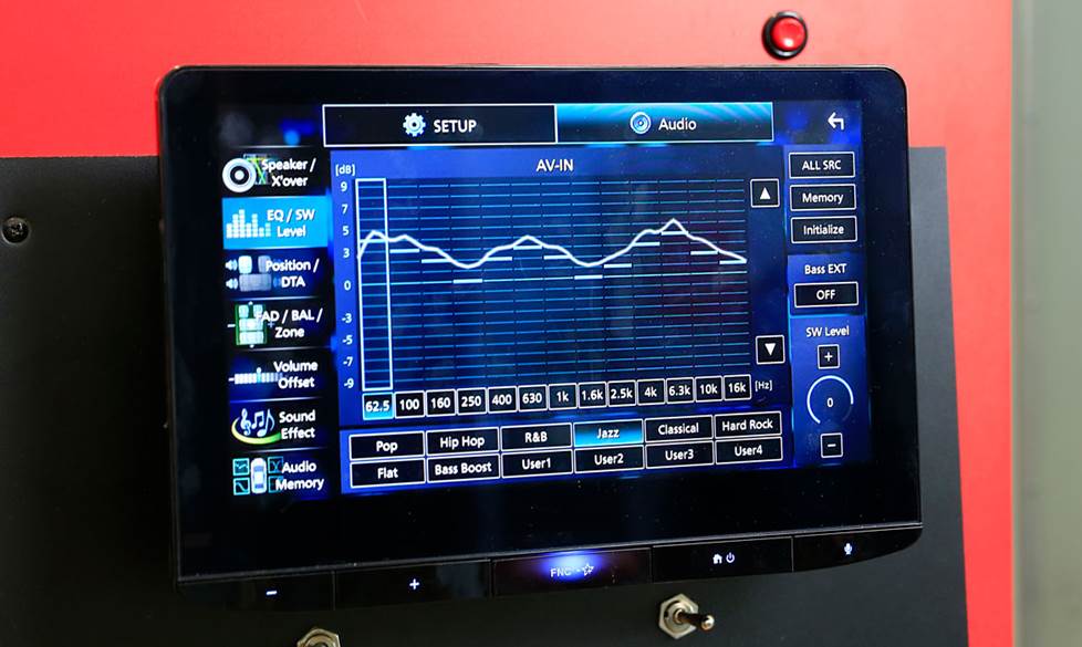 Review of the JVC KW-Z1000W floating screen stereo