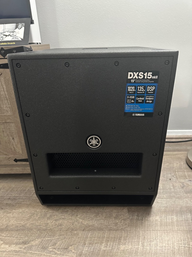 Customer Reviews: Yamaha DXS15 mkII 15" powered subwoofer — 1020 watts ...