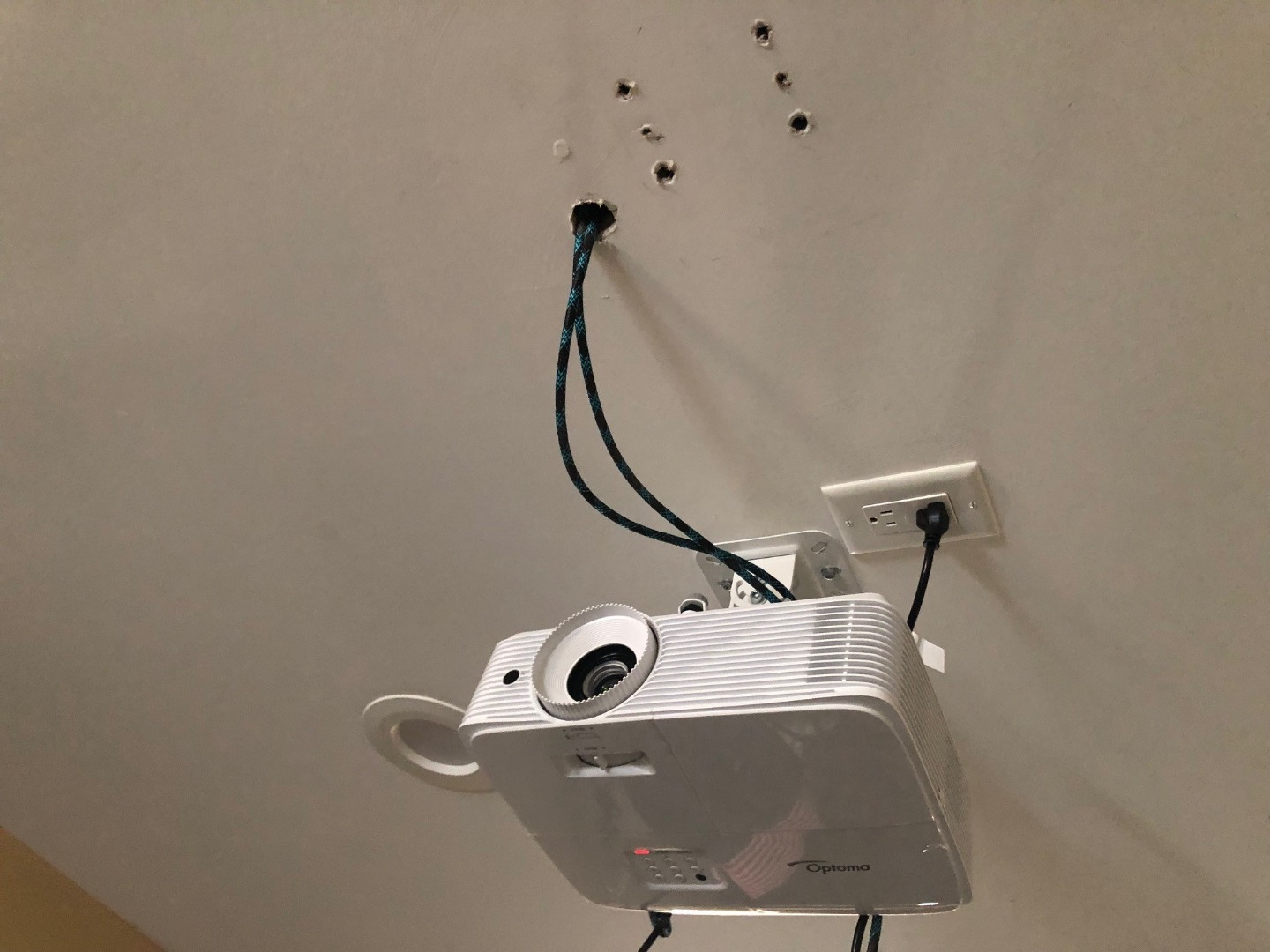 Customer Reviews: Optoma HD28HDR 1080p home theater projector with 4K ...