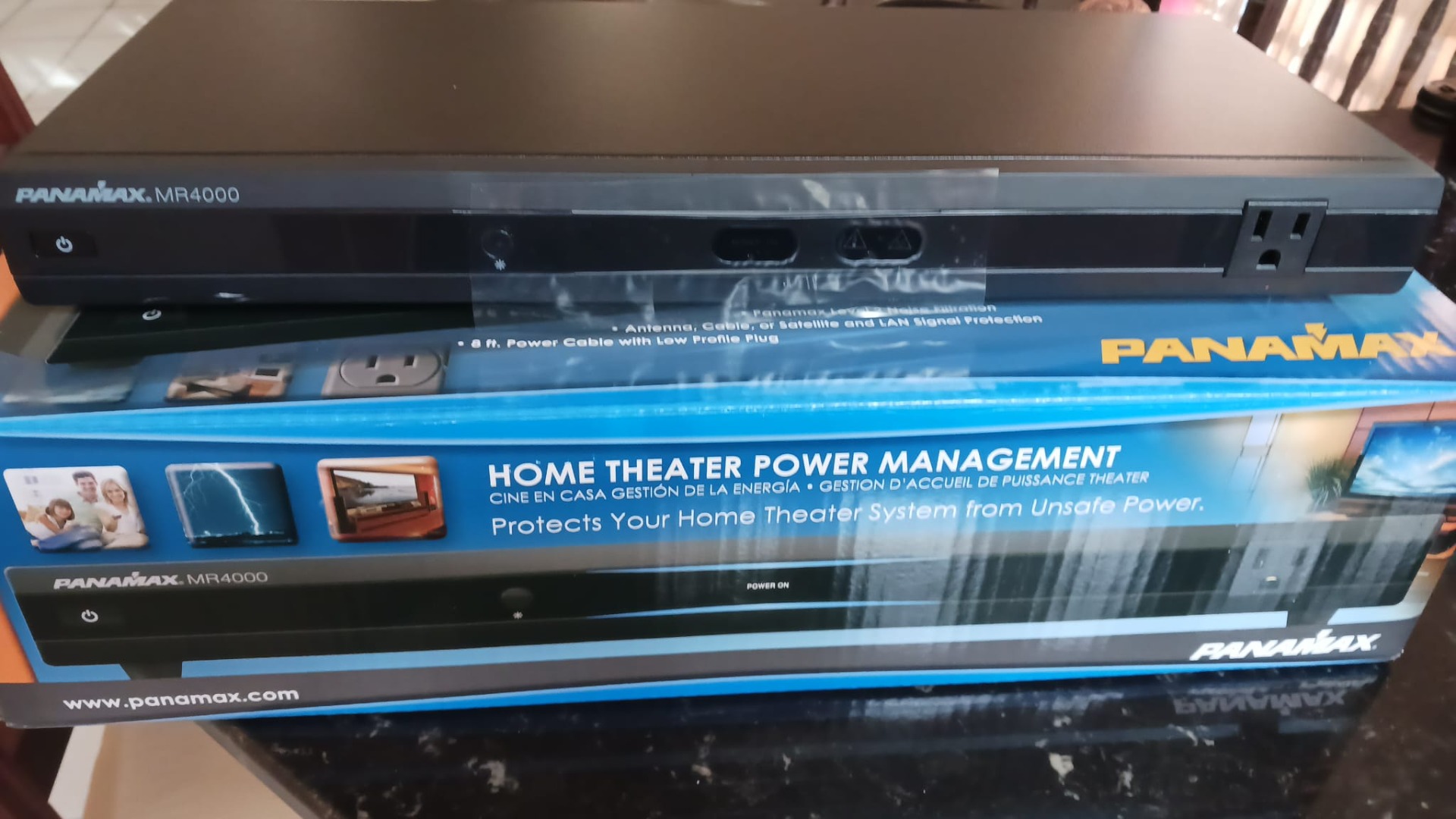 Customer Reviews: Panamax MR4000 Power line conditioner and surge ...