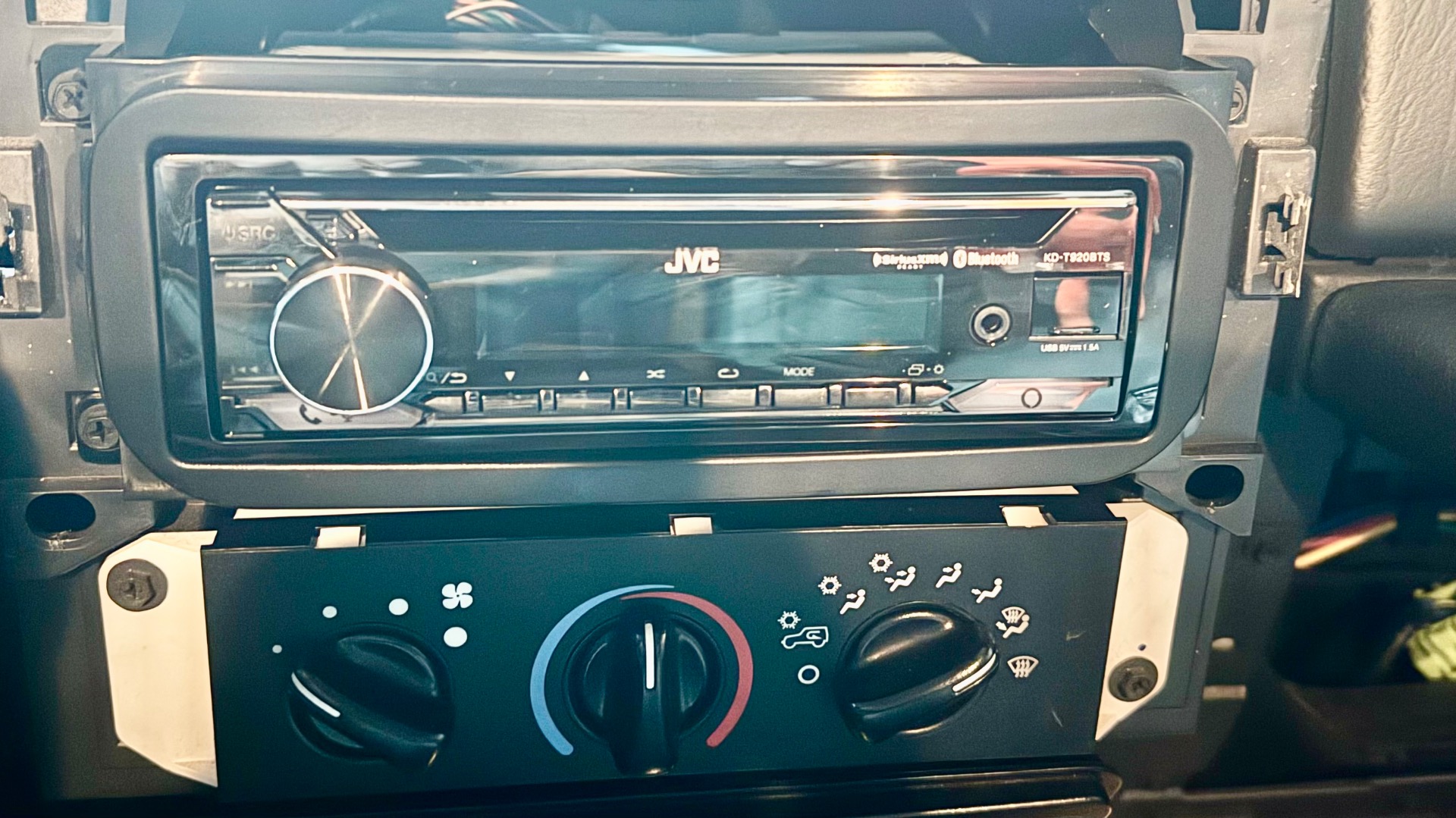 Customer Reviews: JVC KD-T920BTS CD receiver at Crutchfield