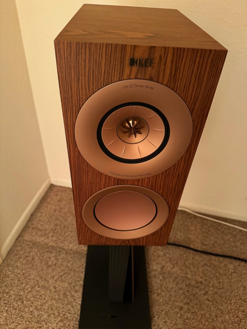 Customer Reviews: KEF R3 Meta (Walnut) Bookshelf speakers at Crutchfield