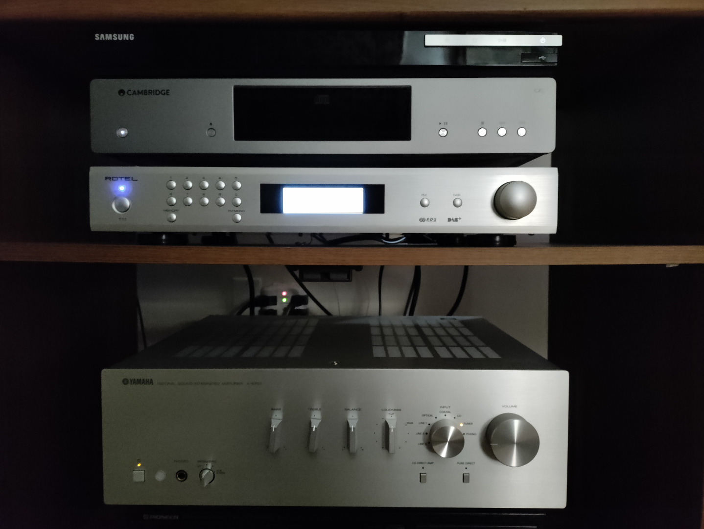 Customer Reviews: Rotel T11 (Silver) FM stereo tuner at Crutchfield