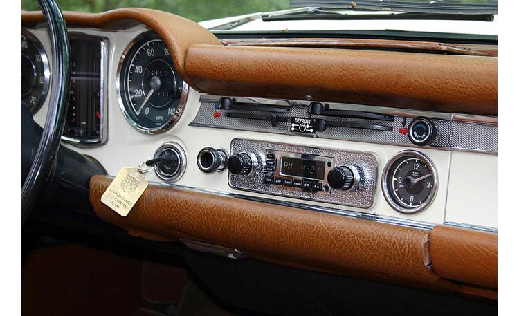 Retrosound Model One (Chrome) Digital media receiver for classic cars ...