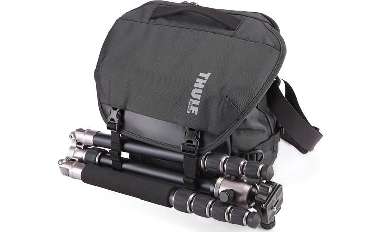 Thule TCDS-101 Covert DSLR Satchel — protect your camera with lens ...