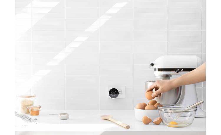 Logitech® Circle 2 Plug Mount at Crutchfield