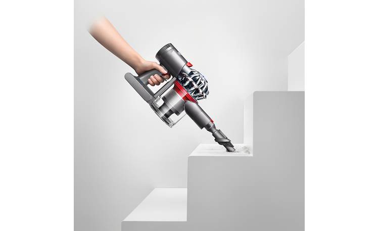 Dyson V7 Trigger High-performance cord-free handheld vacuum cleaner at ...