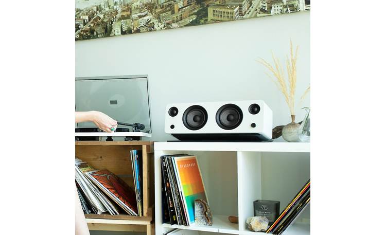 Kanto SYD (Matte Off-White) Powered bookshelf speaker with Bluetooth ...