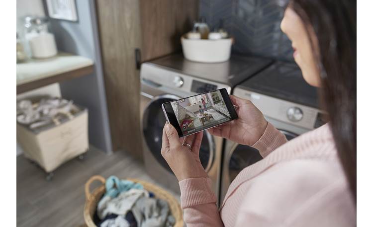 Samsung SmartThings Camera (2019) Plug-in Wi-Fi home security camera at ...