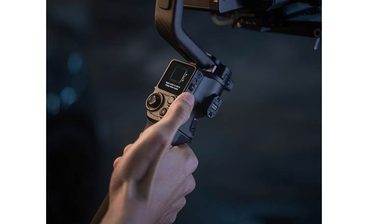 DJI RS 4 Pro Combo Handheld stabilizing gimbal bundle for mirrorless ...