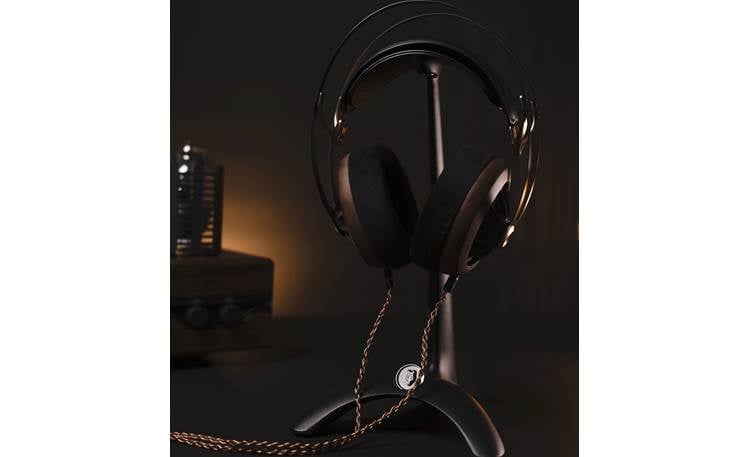 Meze Audio Manta Headphone Stand Universal headphone stand at Crutchfield