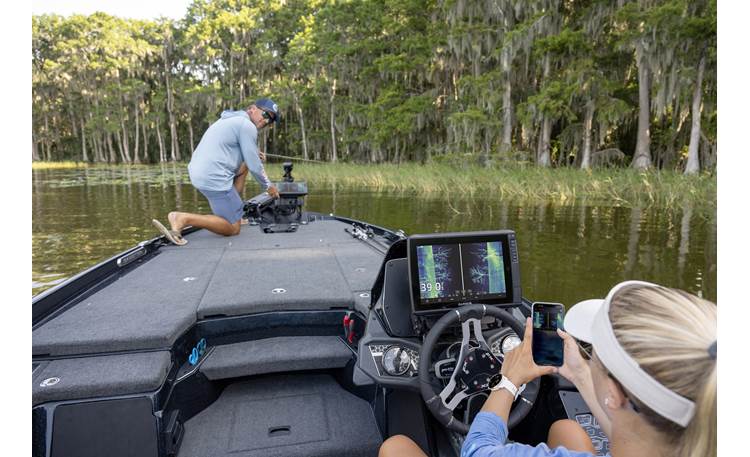 Garmin ECHOMAP™ Ultra 2 106sv (includes GT56UHD-TM transducer) 10 ...
