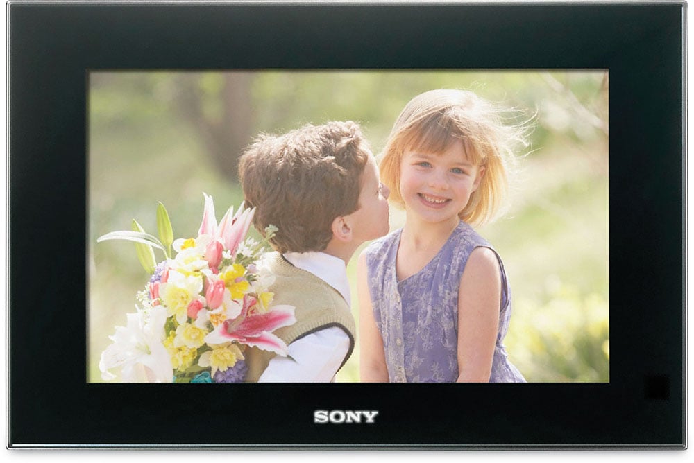 Customer Reviews: Sony DPF-V900 9" Photo Frame Allows horizontal and vertical placement at ...